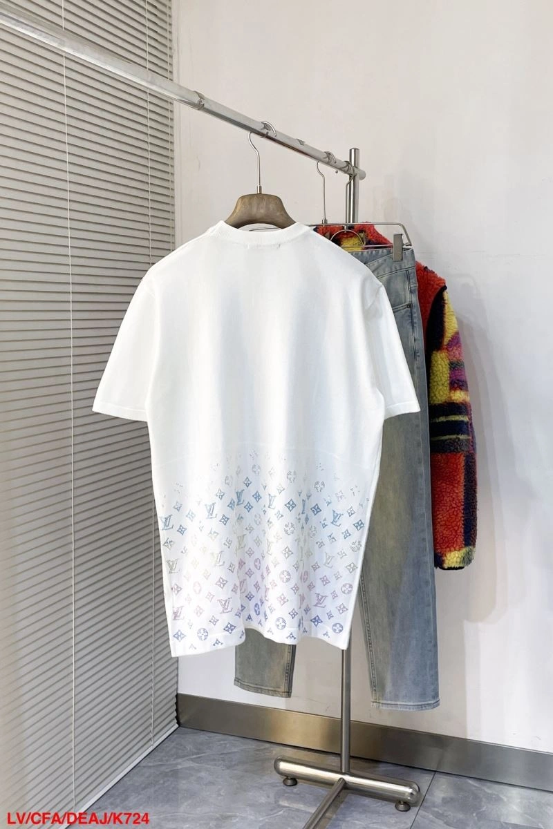Indistinguishable Louis Vuitton T-Shirts