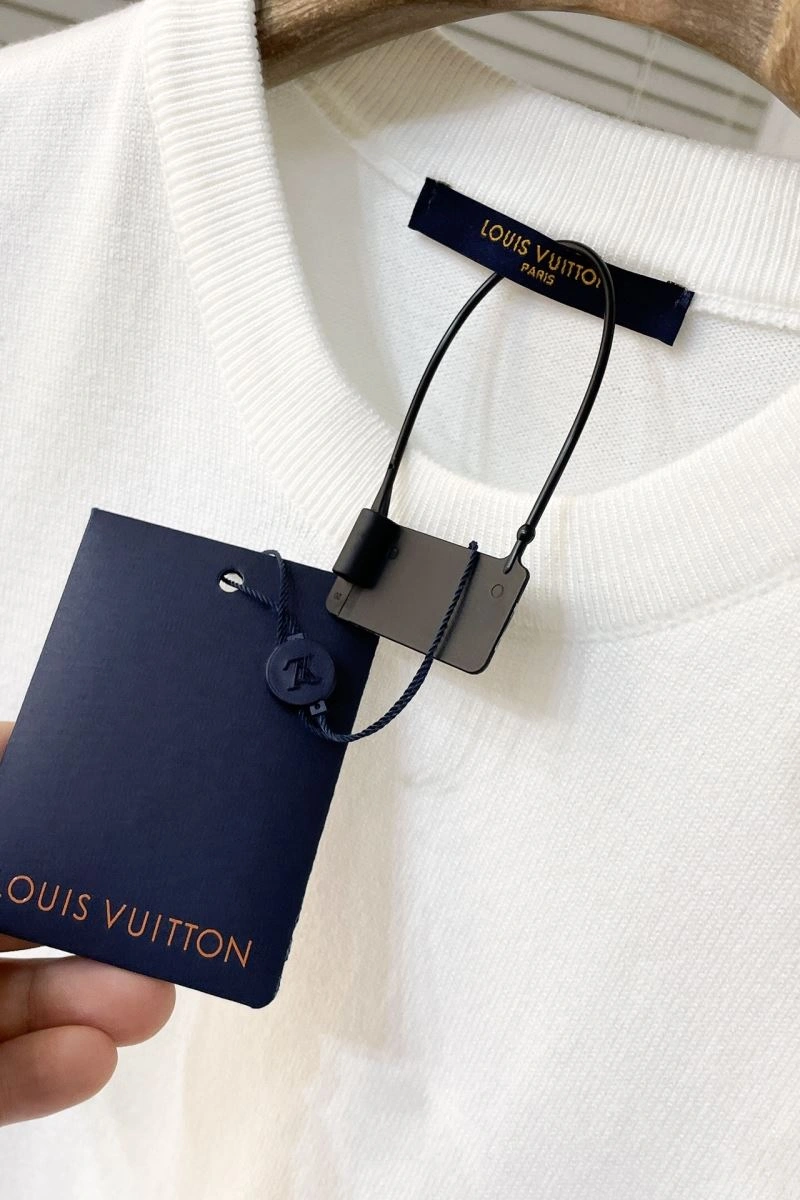 Indistinguishable Louis Vuitton T-Shirts