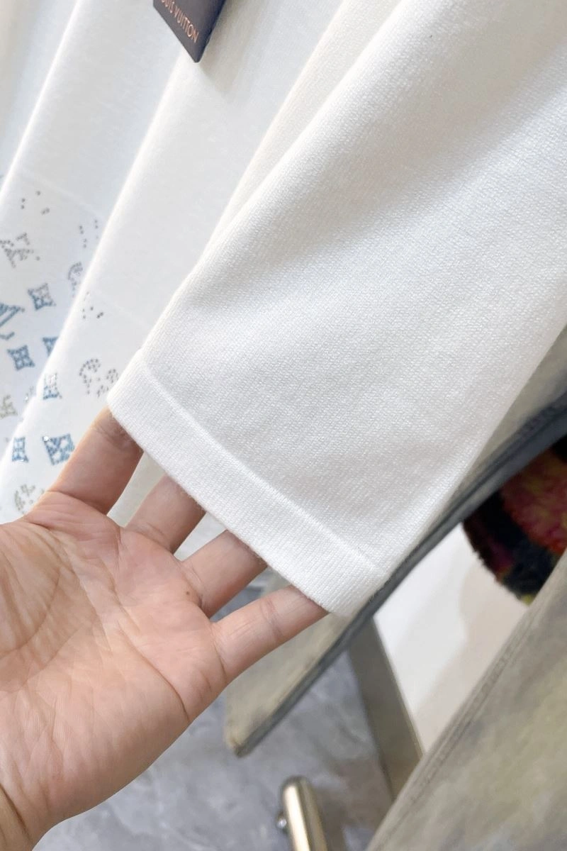 Indistinguishable Louis Vuitton T-Shirts