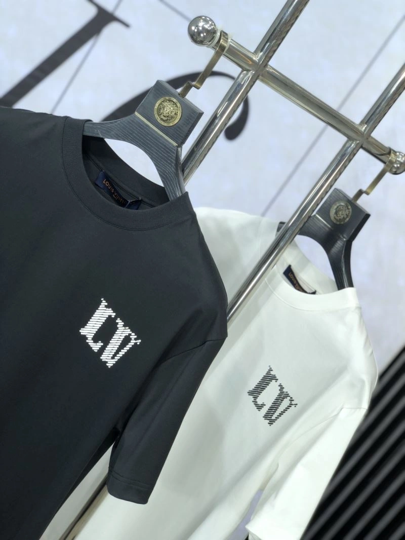 Exact replica Louis Vuitton T-Shirts