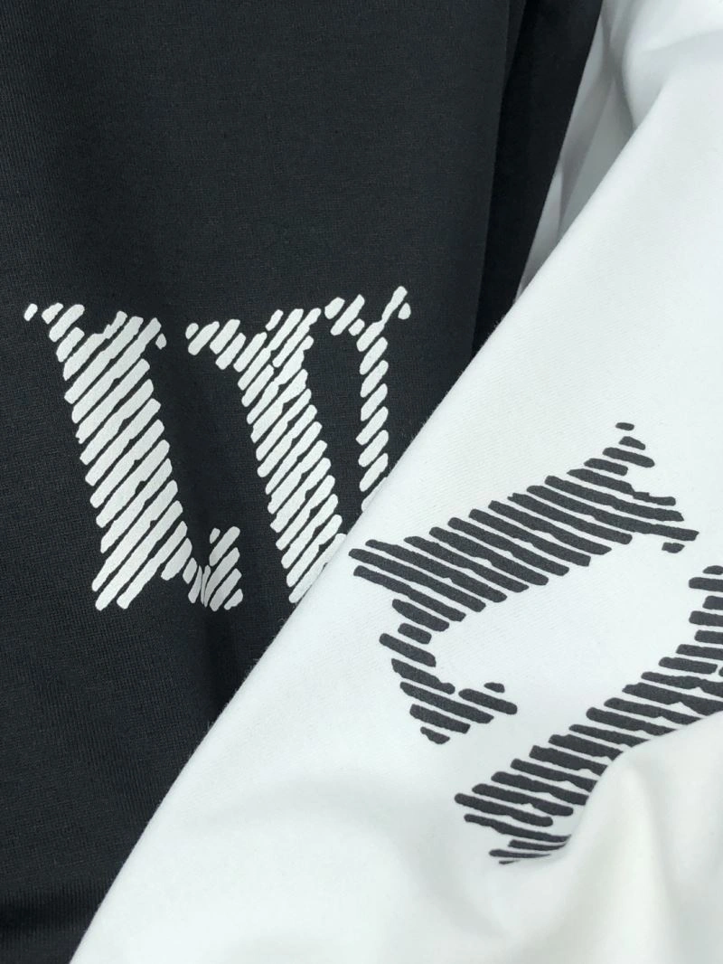 Exact replica Louis Vuitton T-Shirts