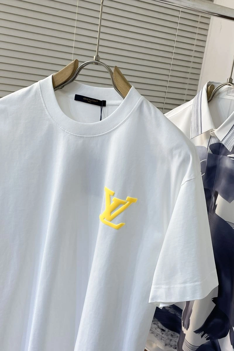 Bargain Louis Vuitton T-Shirts