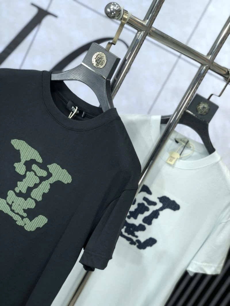 Indistinguishable Louis Vuitton T-Shirts