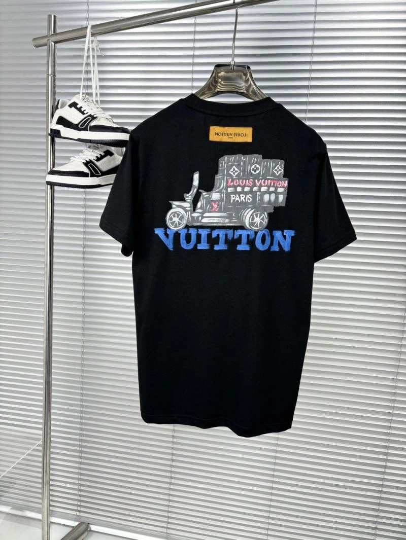 Accurate model Louis Vuitton T-Shirts