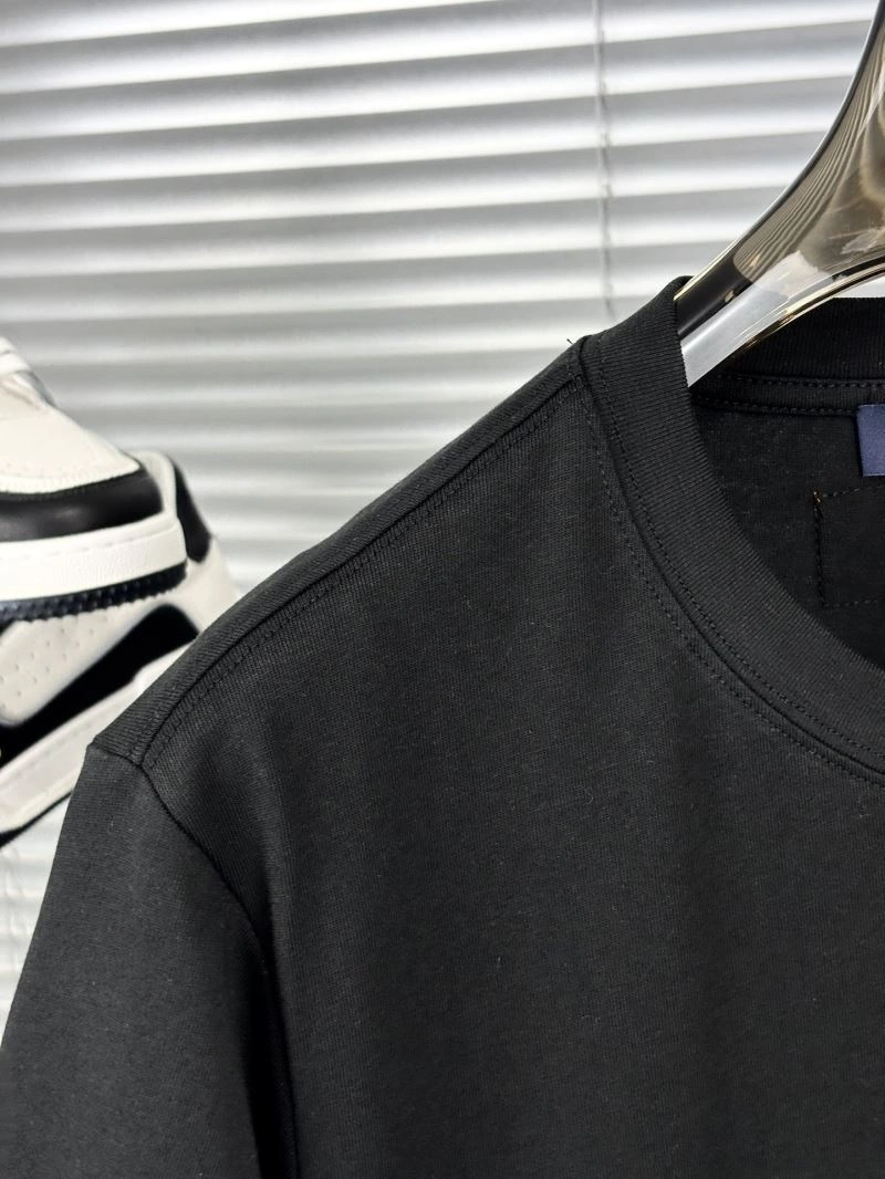 Factory-made Louis Vuitton T-Shirts