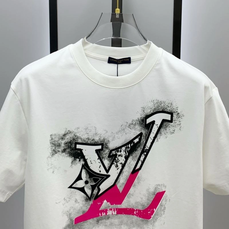 Indistinguishable Louis Vuitton T-Shirts