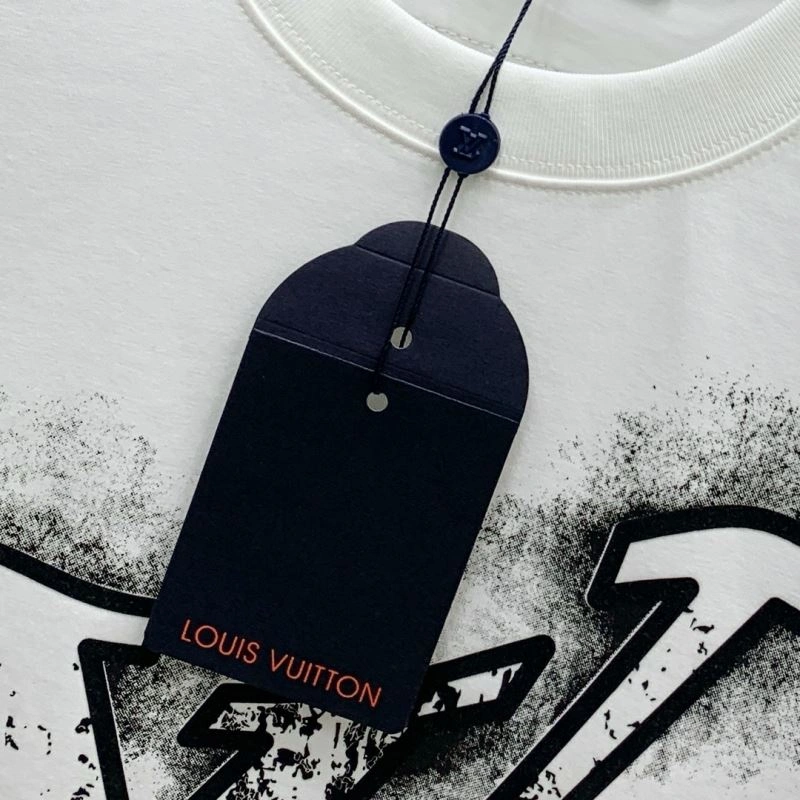 Indistinguishable Louis Vuitton T-Shirts