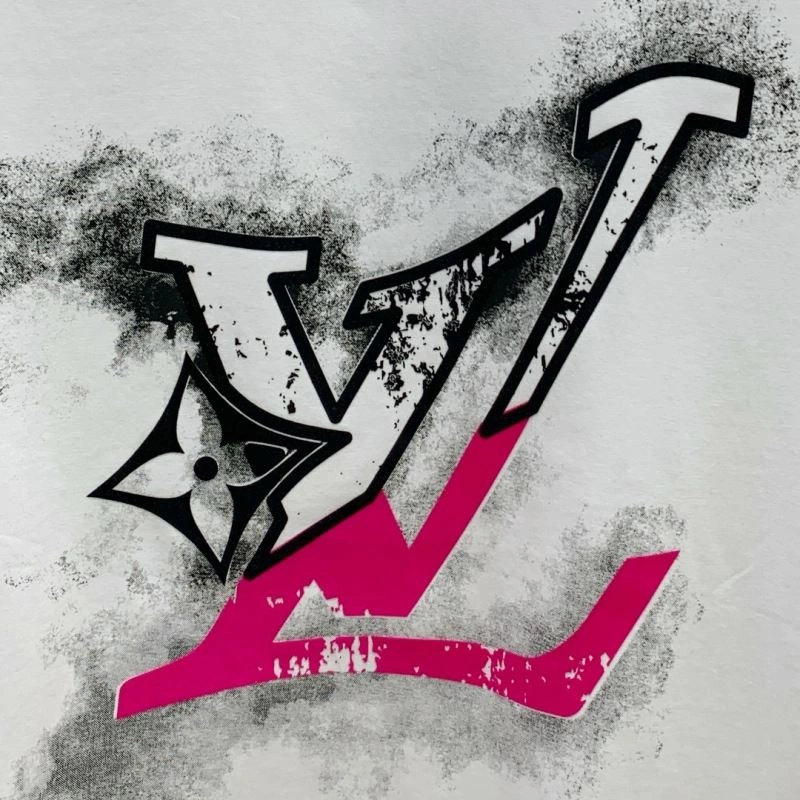 Indistinguishable Louis Vuitton T-Shirts