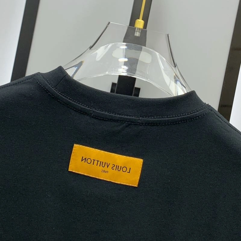 Low-cost Louis Vuitton T-Shirts