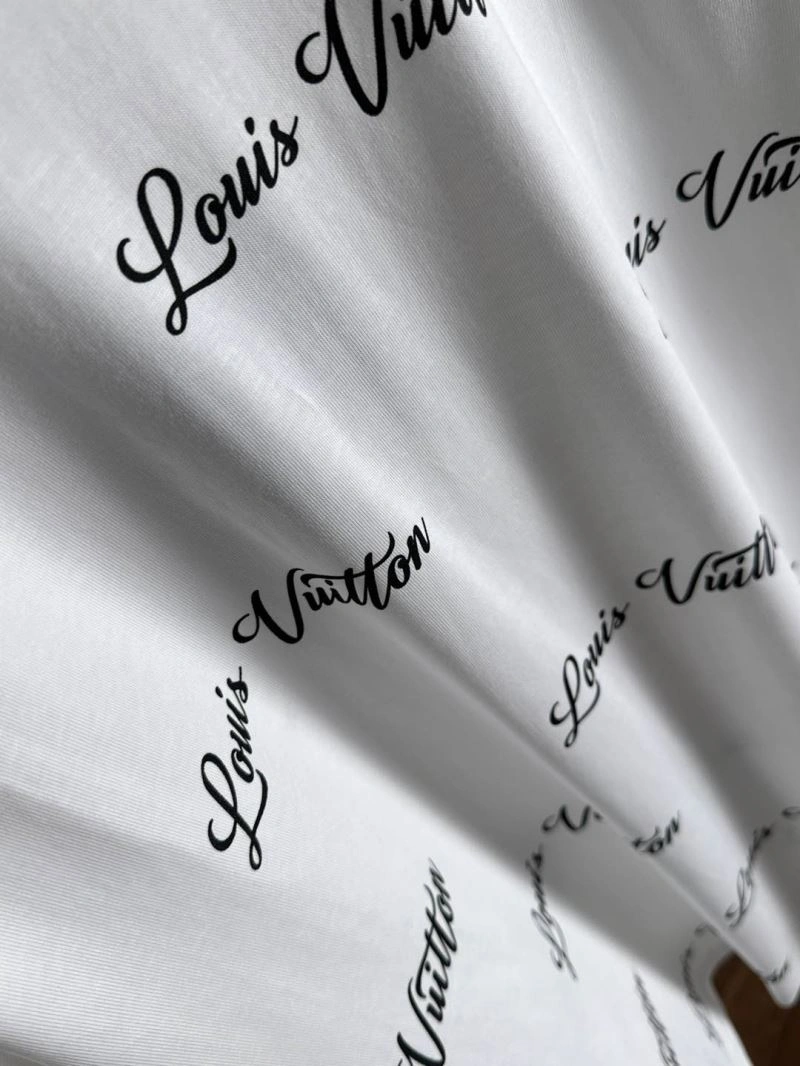 Accurate model Louis Vuitton T-Shirts