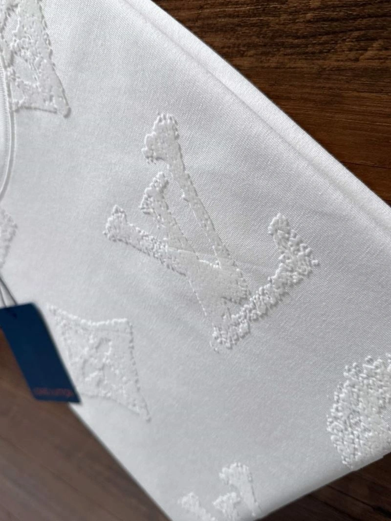 High fidelity Louis Vuitton T-Shirts