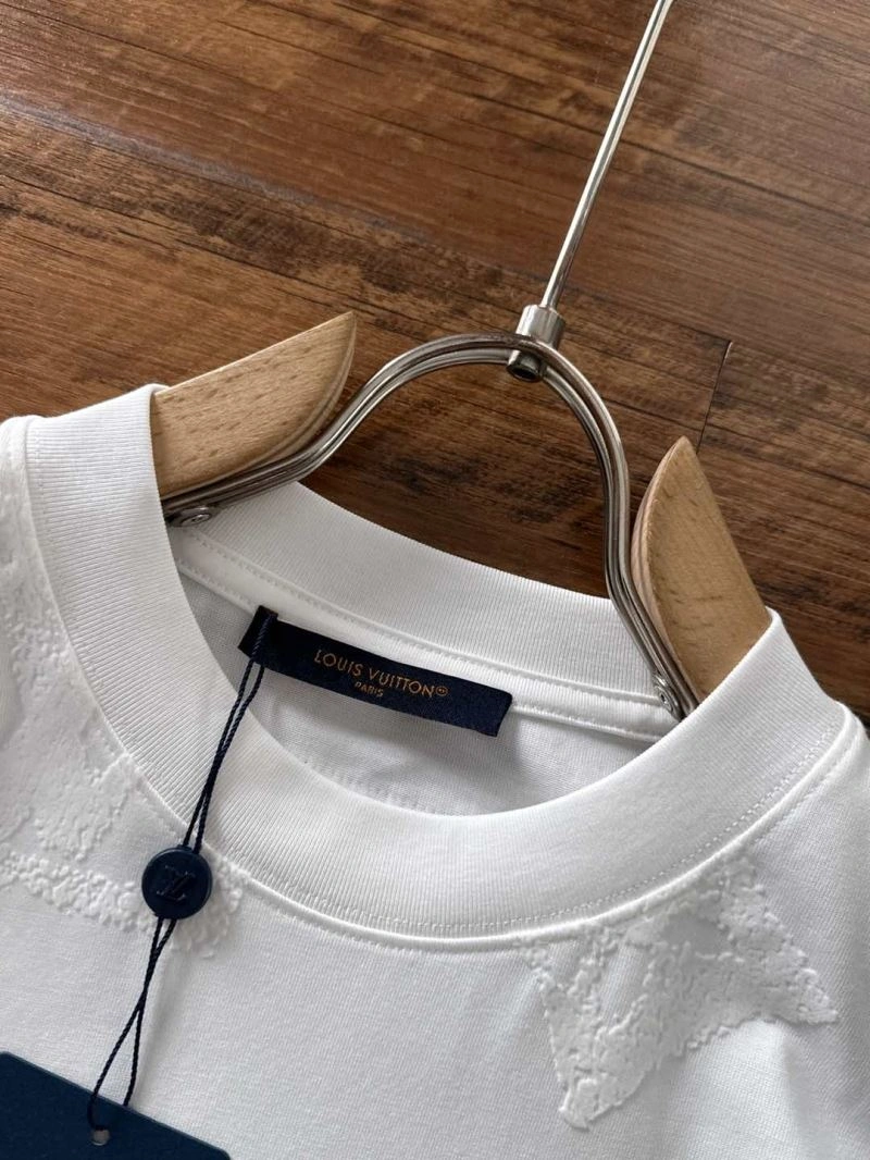 High fidelity Louis Vuitton T-Shirts