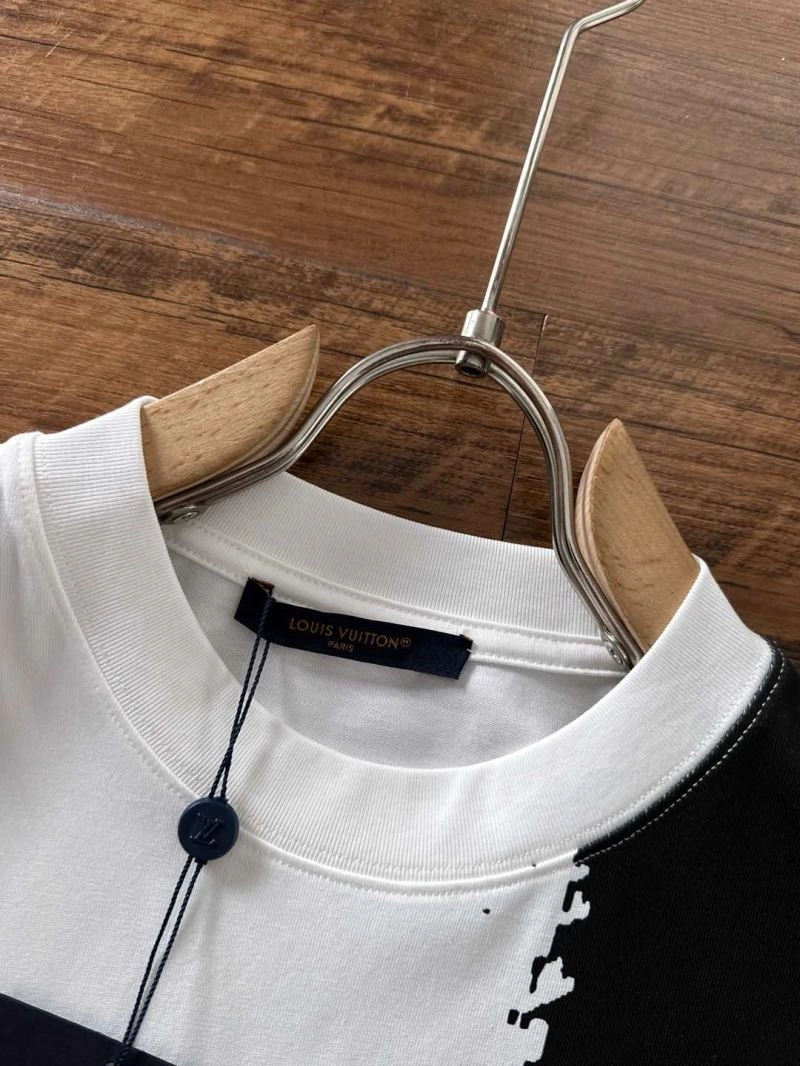 Exact replica Louis Vuitton T-Shirts
