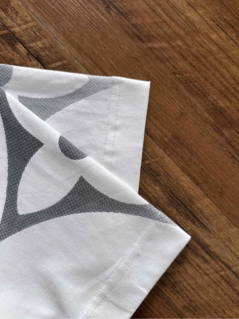 Exact replica Louis Vuitton T-Shirts