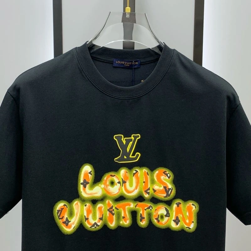 Top match Louis Vuitton T-Shirts
