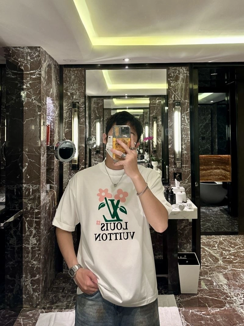 1:1 copy Louis Vuitton T-Shirts