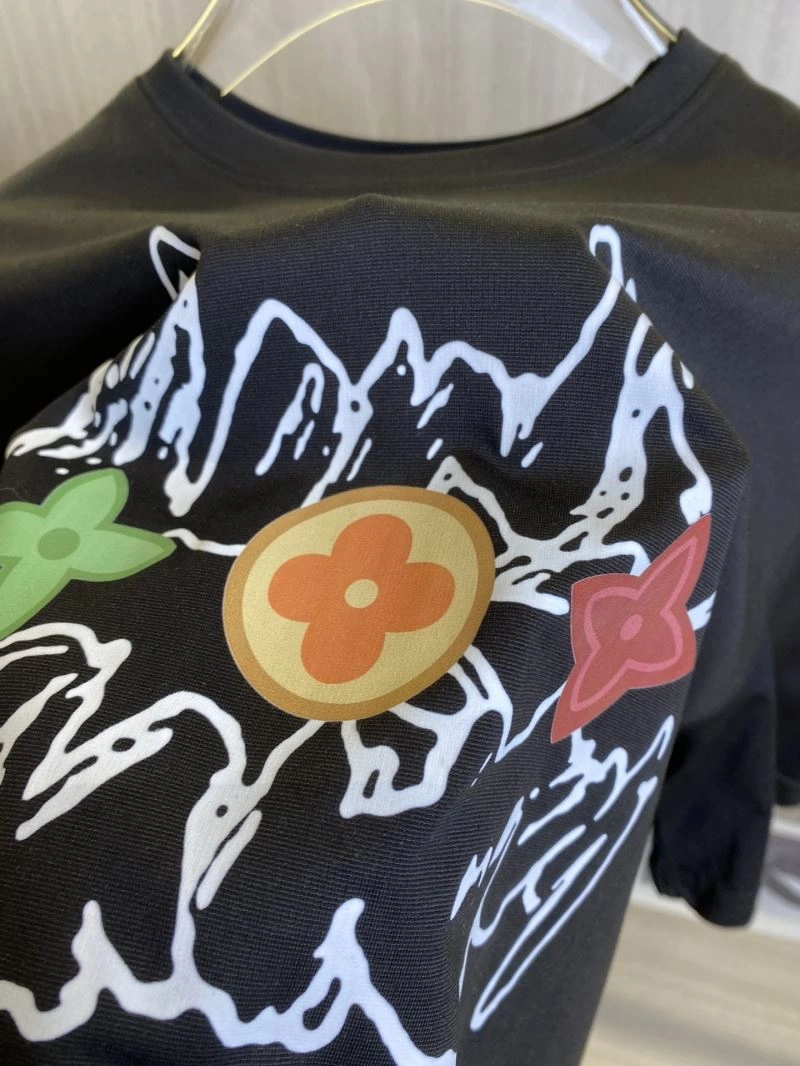 Bargain Louis Vuitton T-Shirts