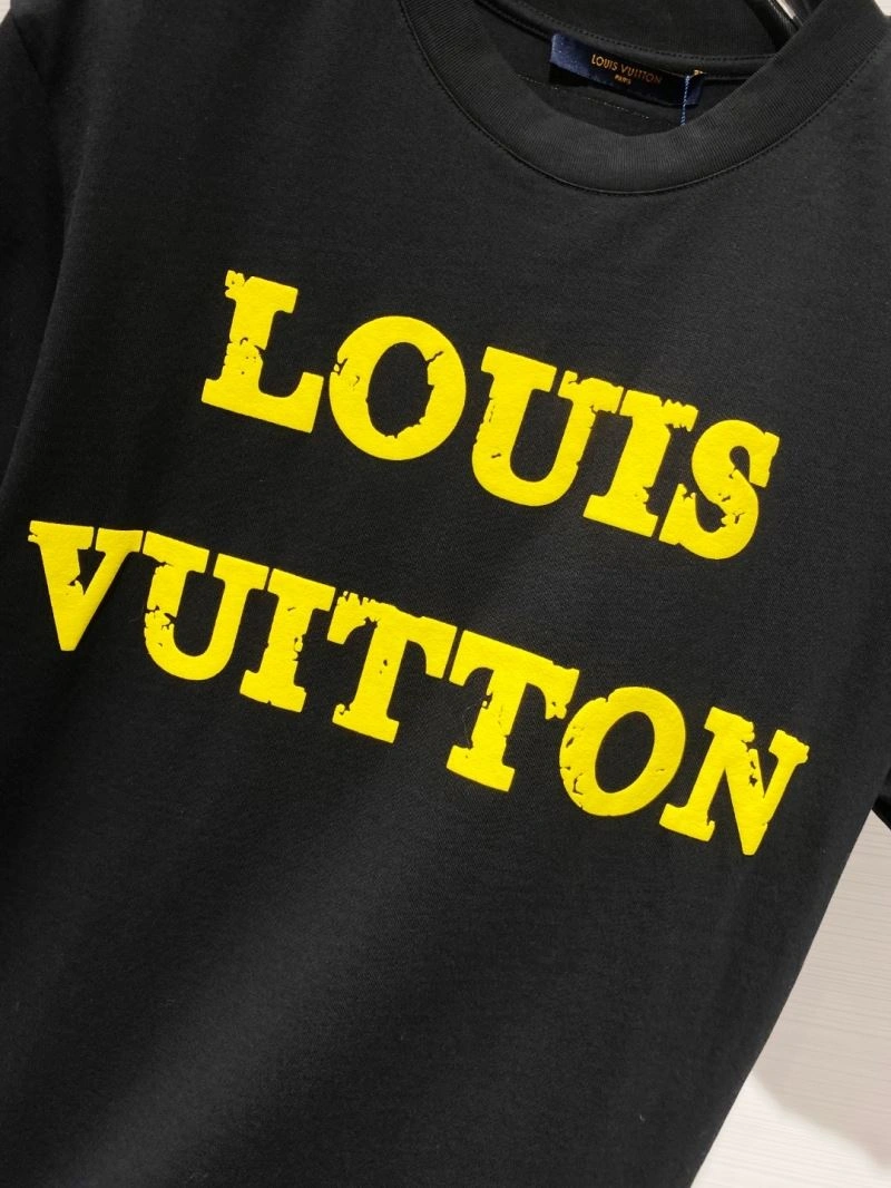Accurate model Louis Vuitton T-Shirts