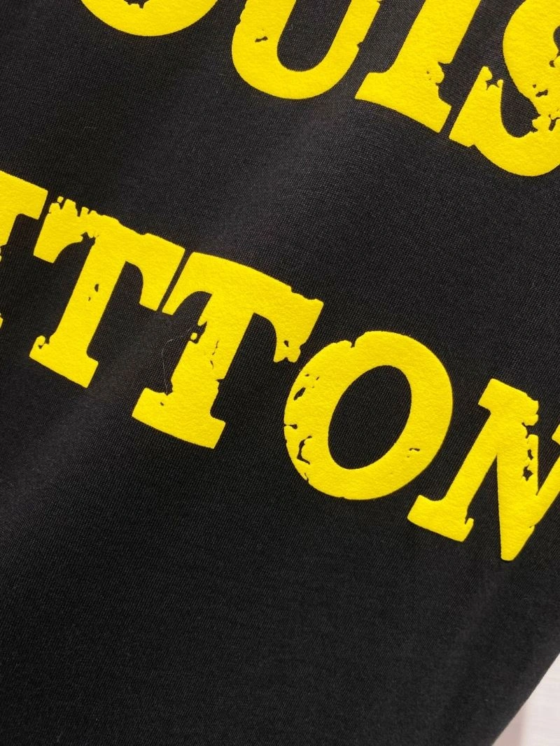 Accurate model Louis Vuitton T-Shirts
