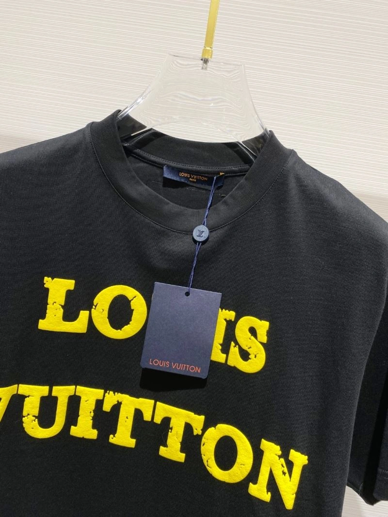 Accurate model Louis Vuitton T-Shirts