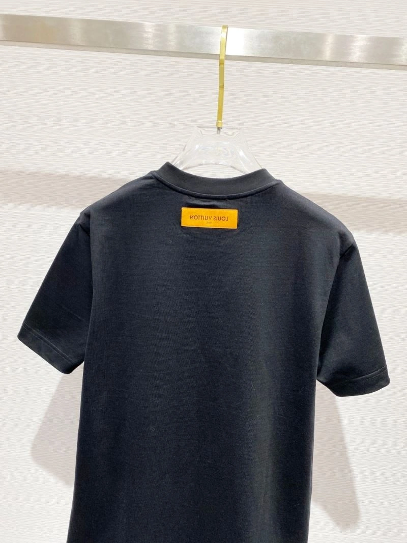 Accurate model Louis Vuitton T-Shirts