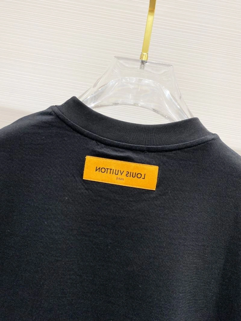 Accurate model Louis Vuitton T-Shirts