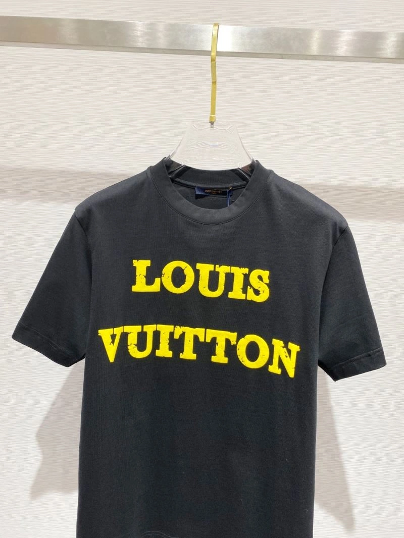 Accurate model Louis Vuitton T-Shirts