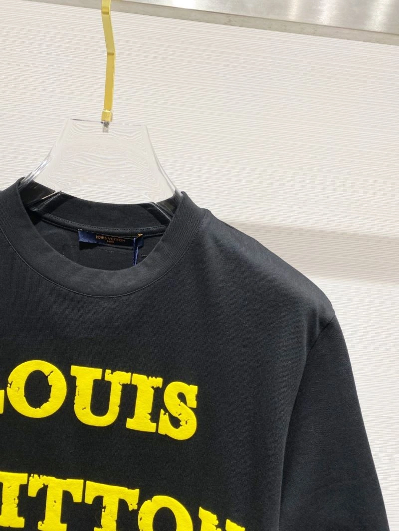Accurate model Louis Vuitton T-Shirts