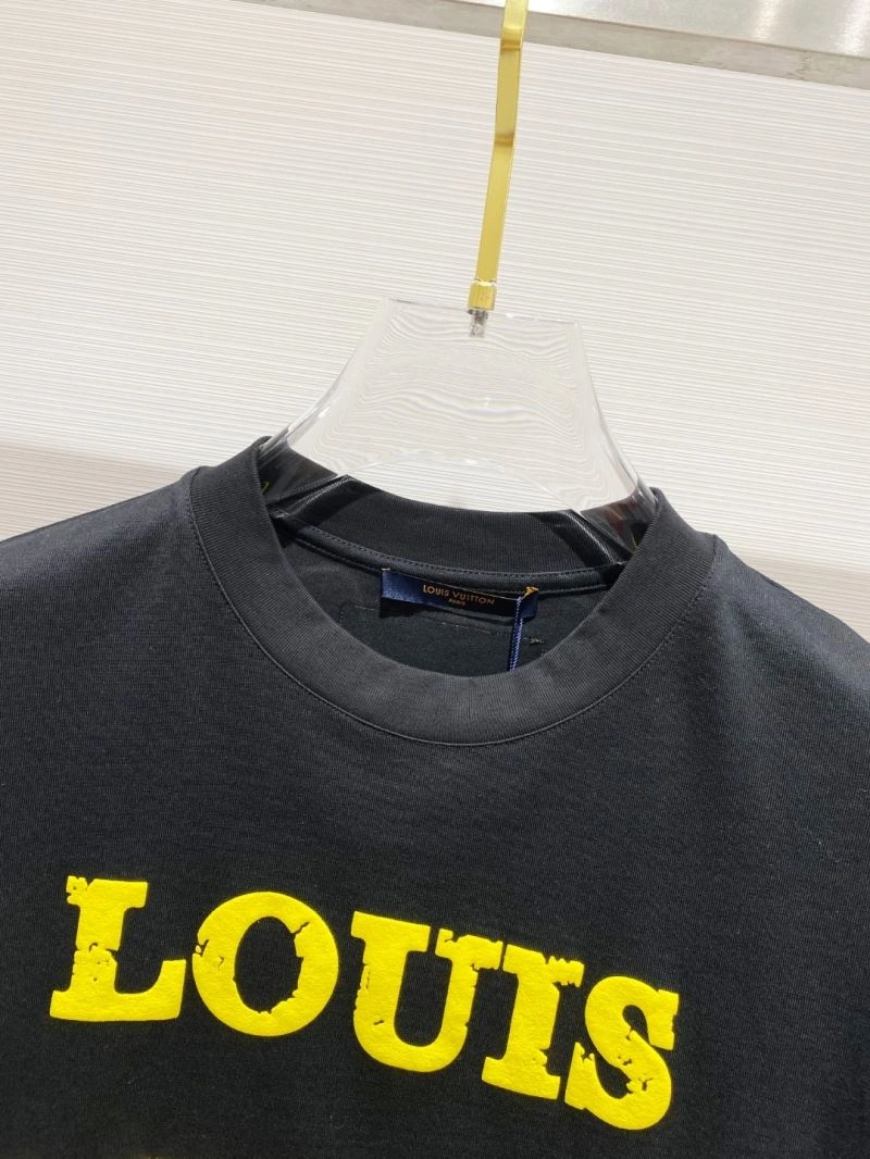 Accurate model Louis Vuitton T-Shirts