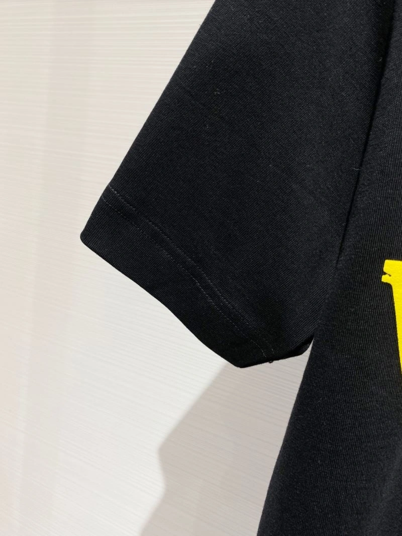 Accurate model Louis Vuitton T-Shirts