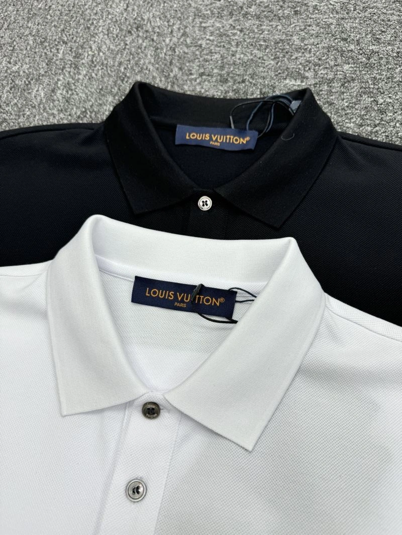 Accurate model Louis Vuitton T-Shirts