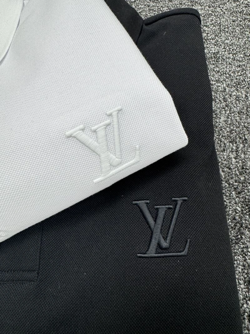 Accurate model Louis Vuitton T-Shirts