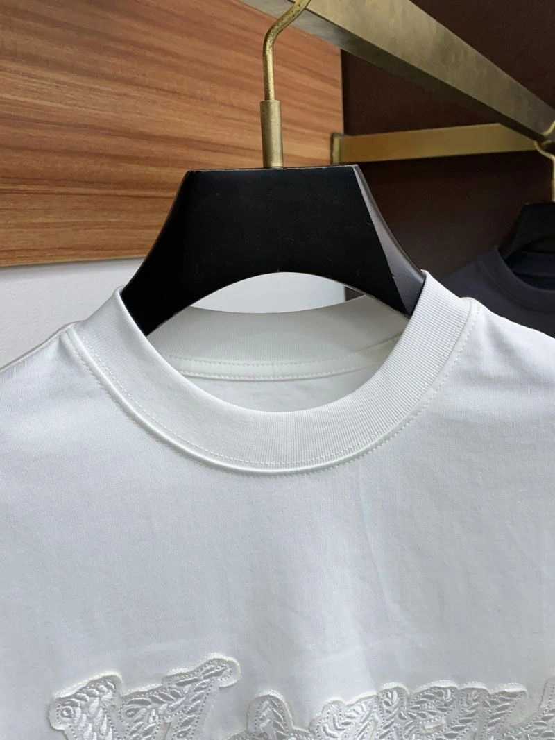 Bargain Louis Vuitton T-Shirts