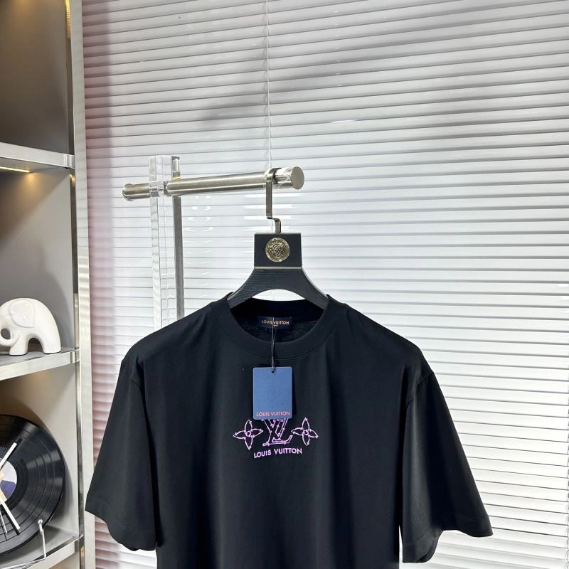 Low-cost Louis Vuitton T-Shirts
