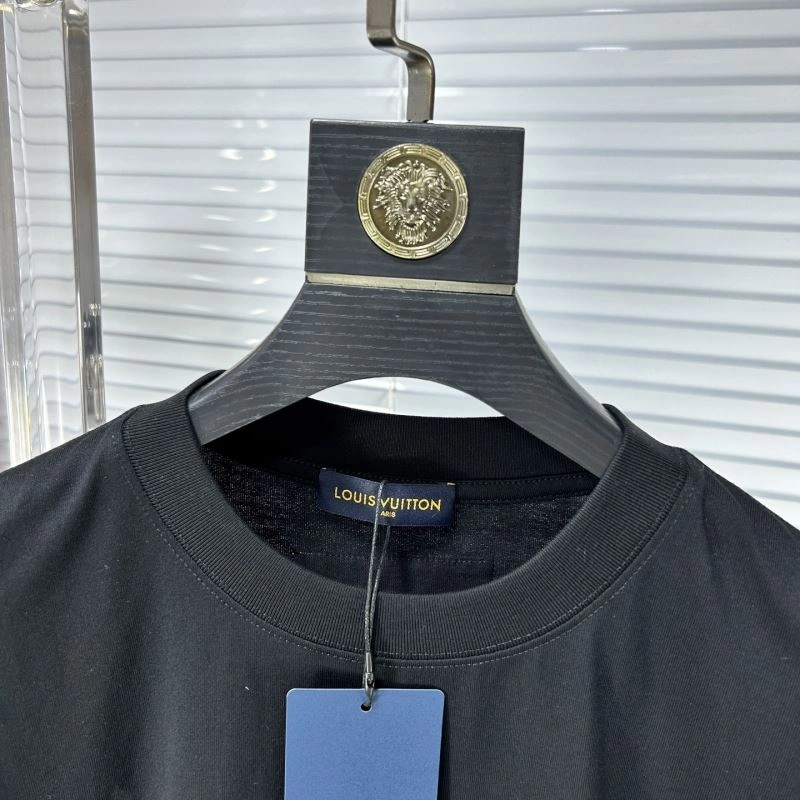 Low-cost Louis Vuitton T-Shirts
