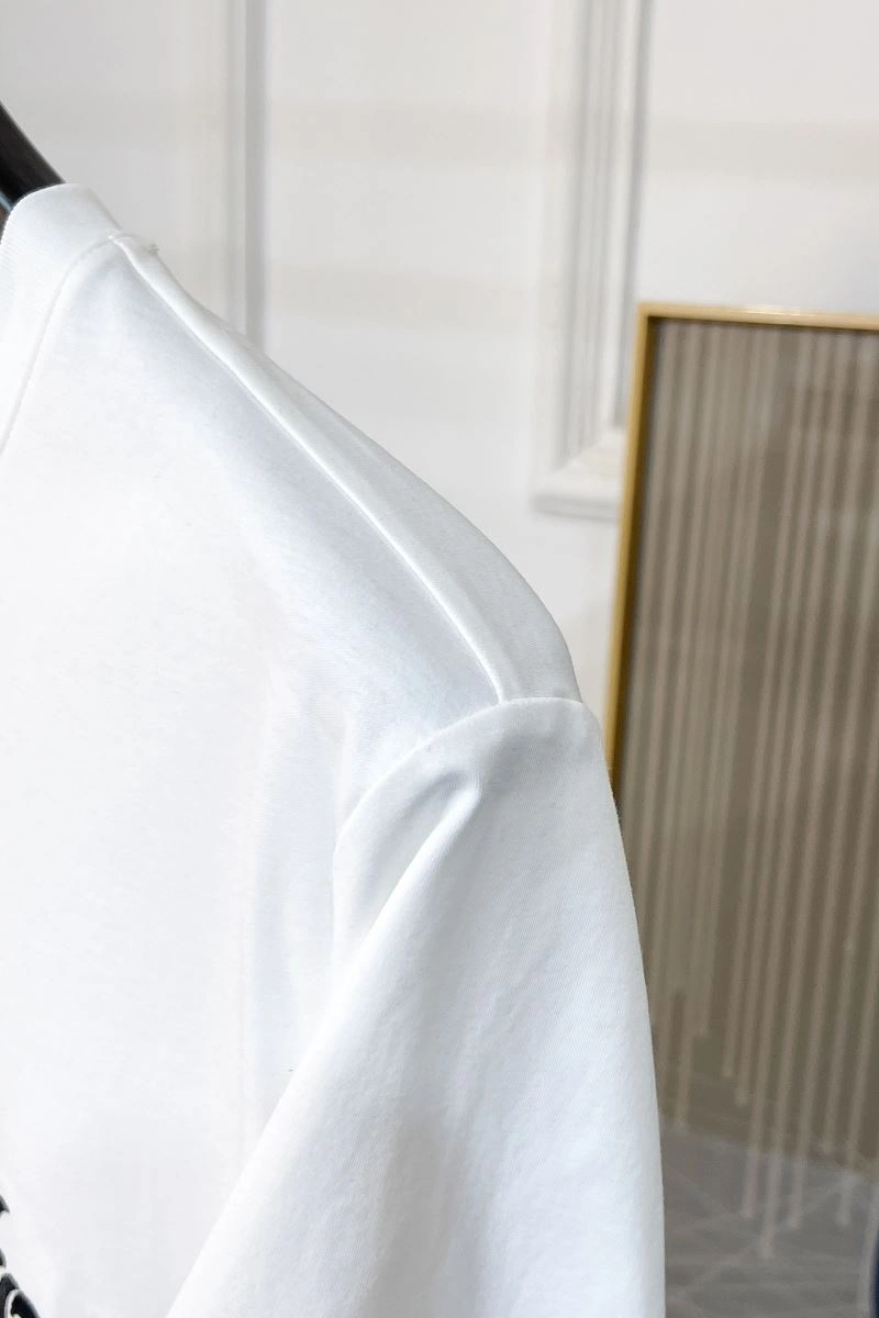 Precise copy Louis Vuitton T-Shirts
