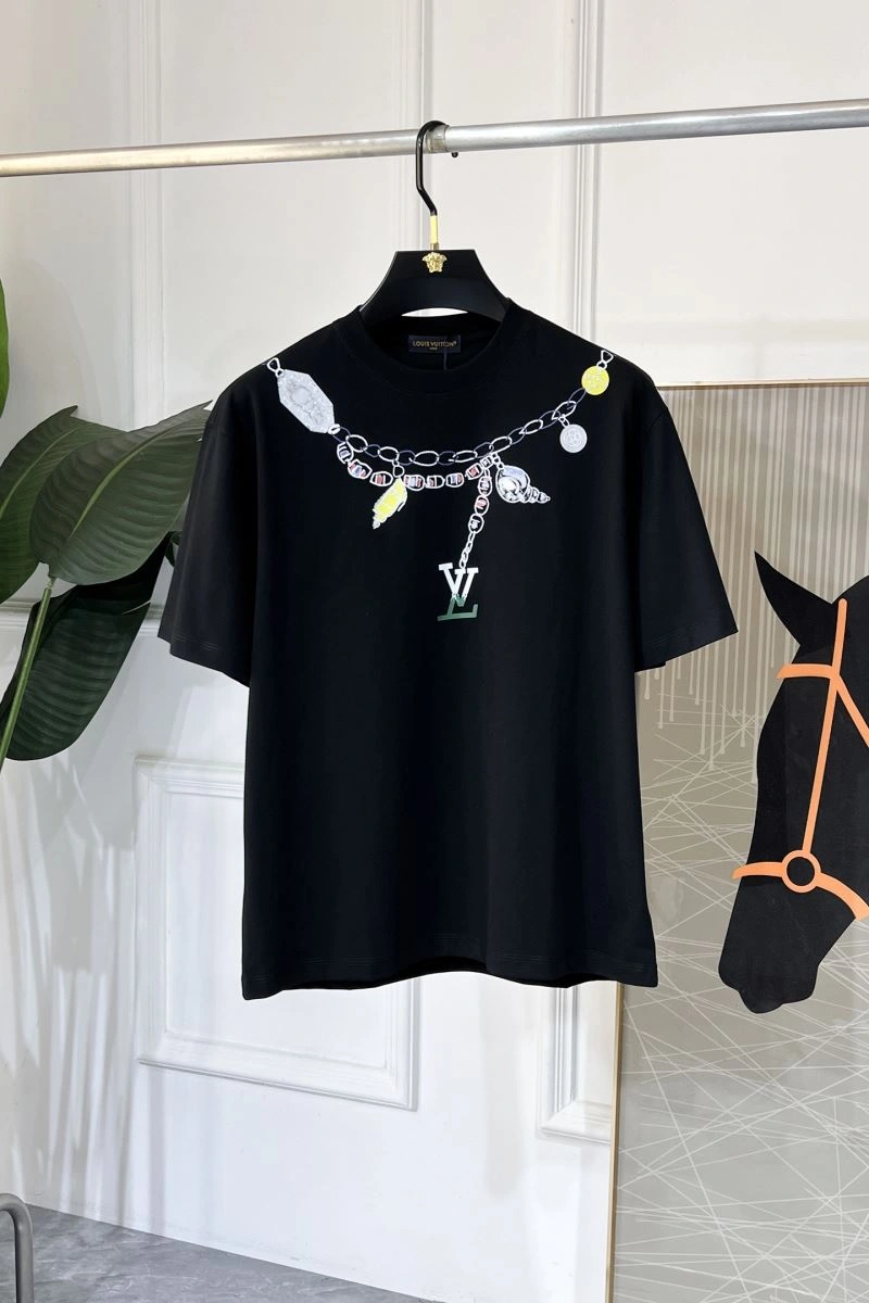Indistinguishable Louis Vuitton T-Shirts
