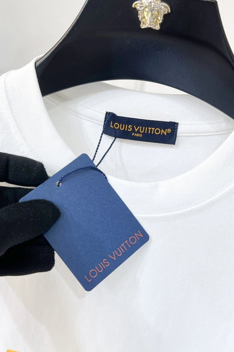 Precise copy Louis Vuitton T-Shirts