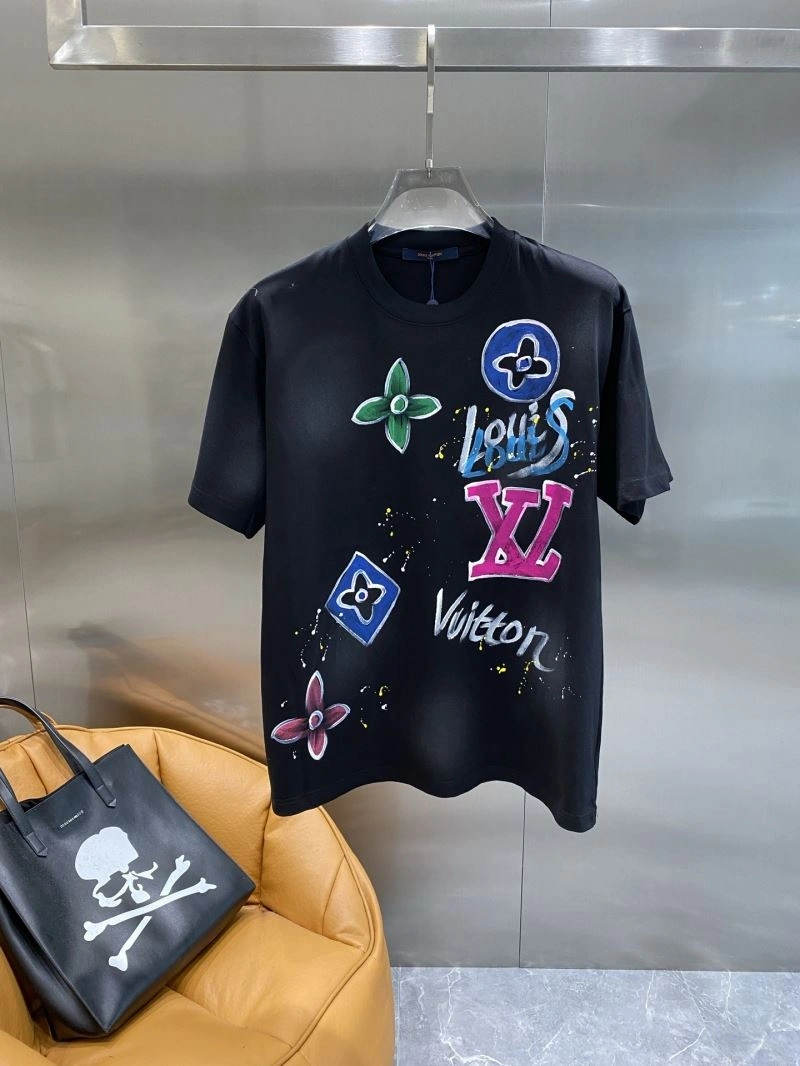 Indistinguishable Louis Vuitton T-Shirts