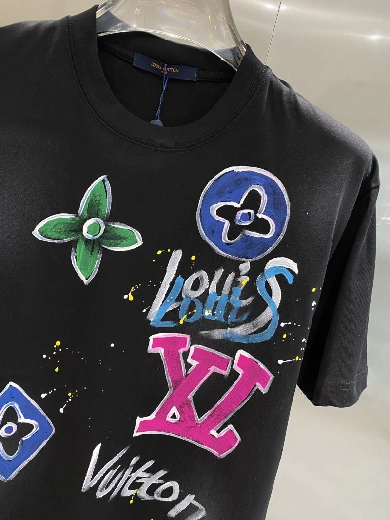Indistinguishable Louis Vuitton T-Shirts