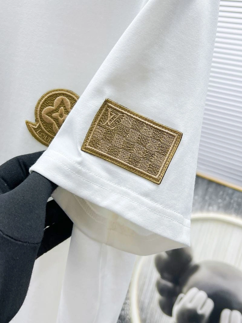 Exact replica Louis Vuitton T-Shirts