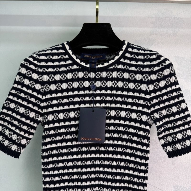 Top match Louis Vuitton T-Shirts