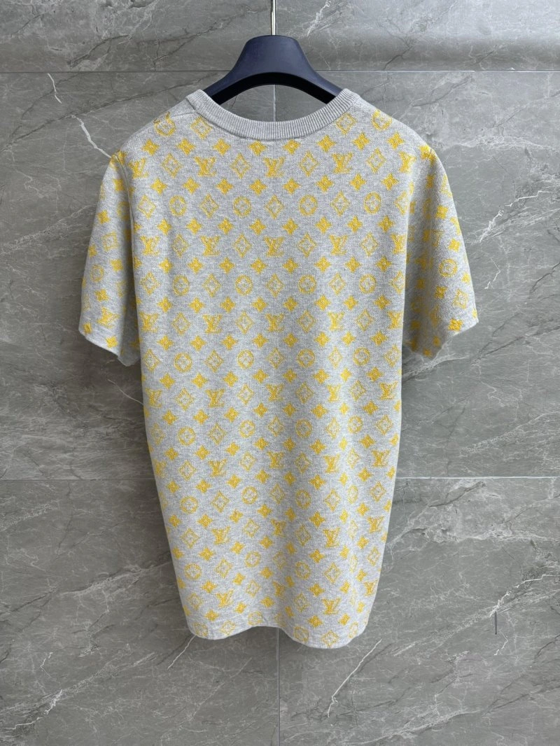 Accurate model Louis Vuitton T-Shirts