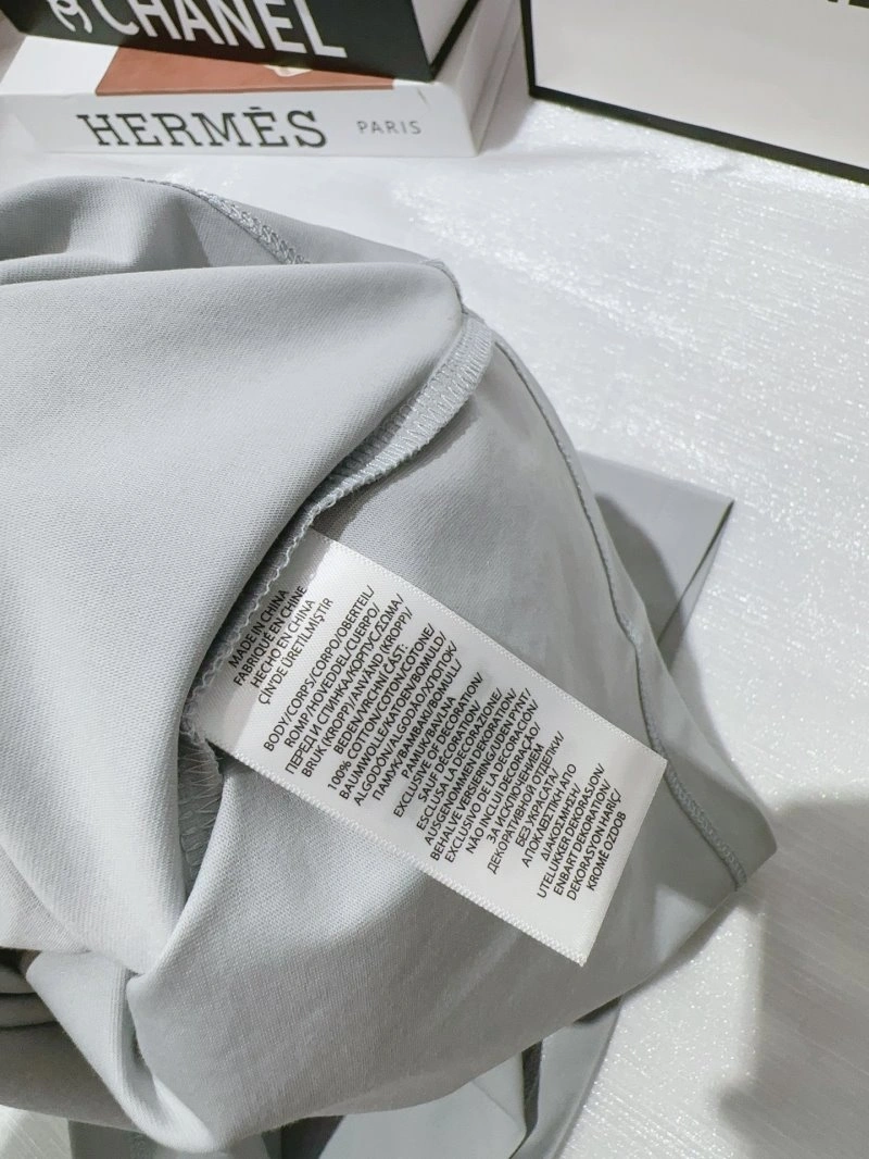 Exact replica Louis Vuitton T-Shirts