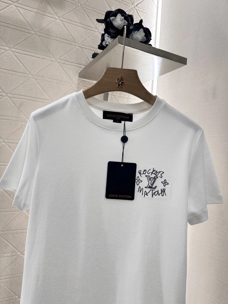 Indistinguishable Louis Vuitton T-Shirts