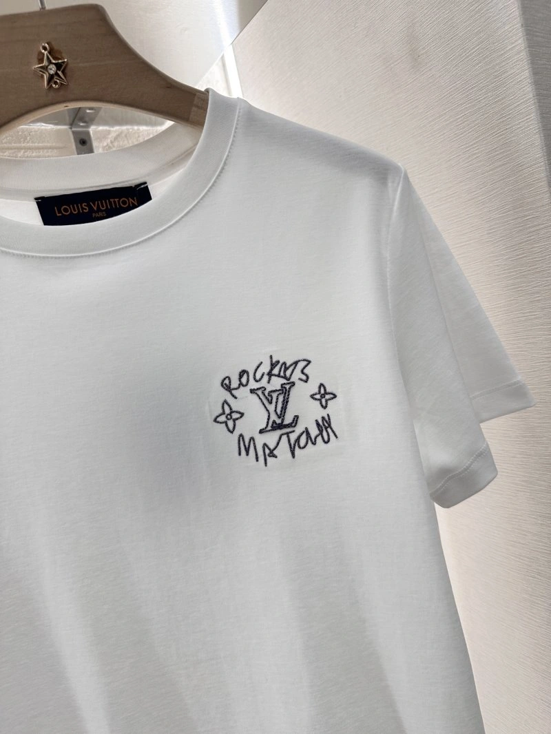 Indistinguishable Louis Vuitton T-Shirts