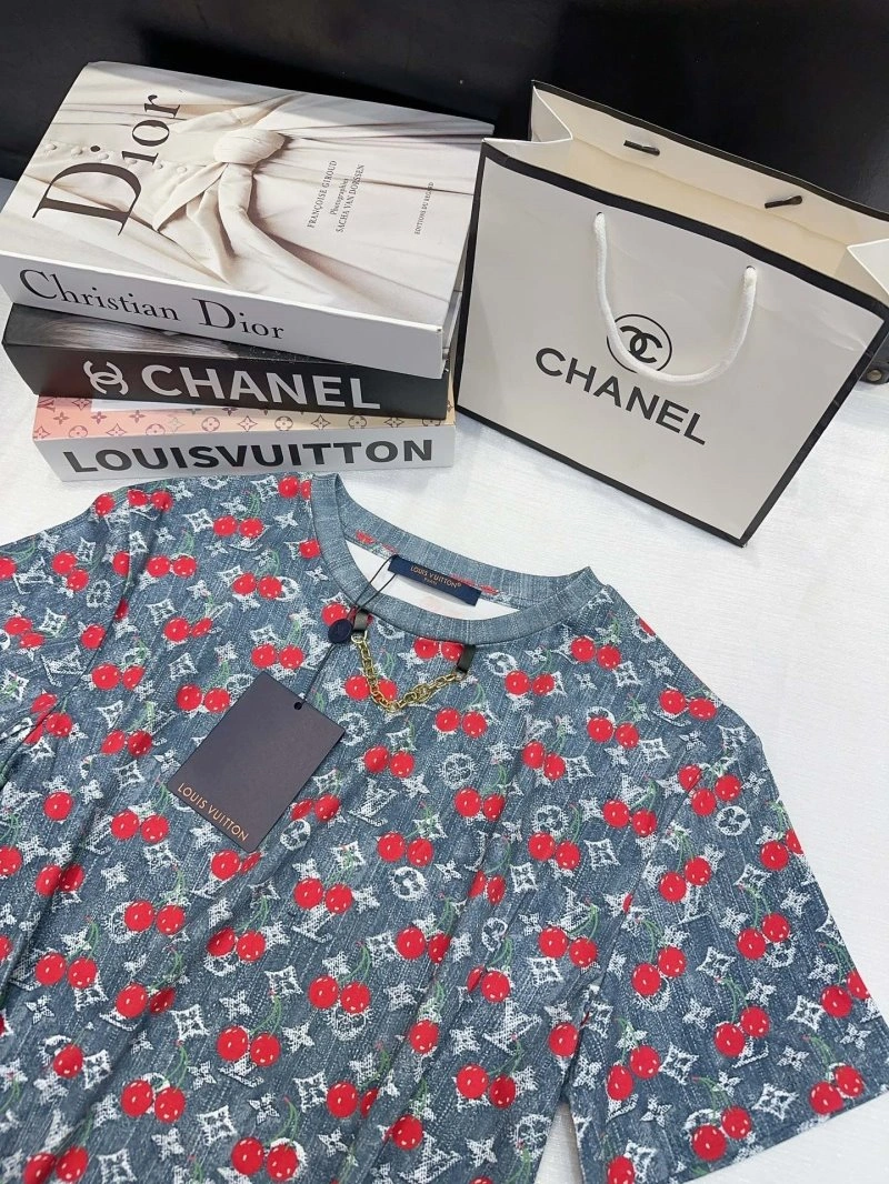 Bargain Louis Vuitton T-Shirts