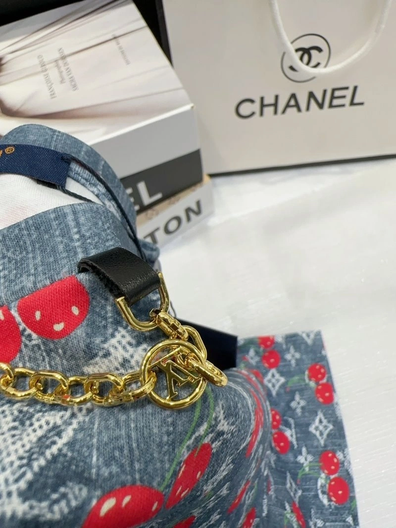 Bargain Louis Vuitton T-Shirts