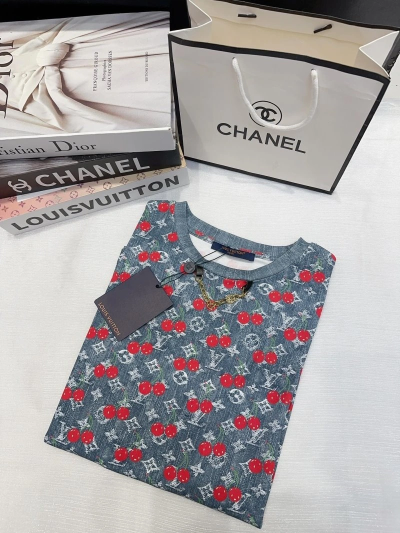 Bargain Louis Vuitton T-Shirts
