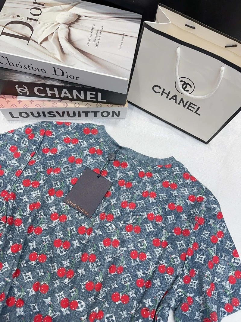 Bargain Louis Vuitton T-Shirts